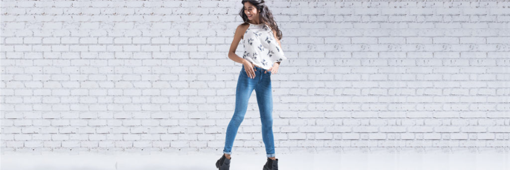 What is Spaghetti Top - How to wear Spaghetti Tops with a Bra